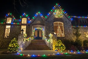 Holiday Lights Installation for Homes & Businesses | Senske Services